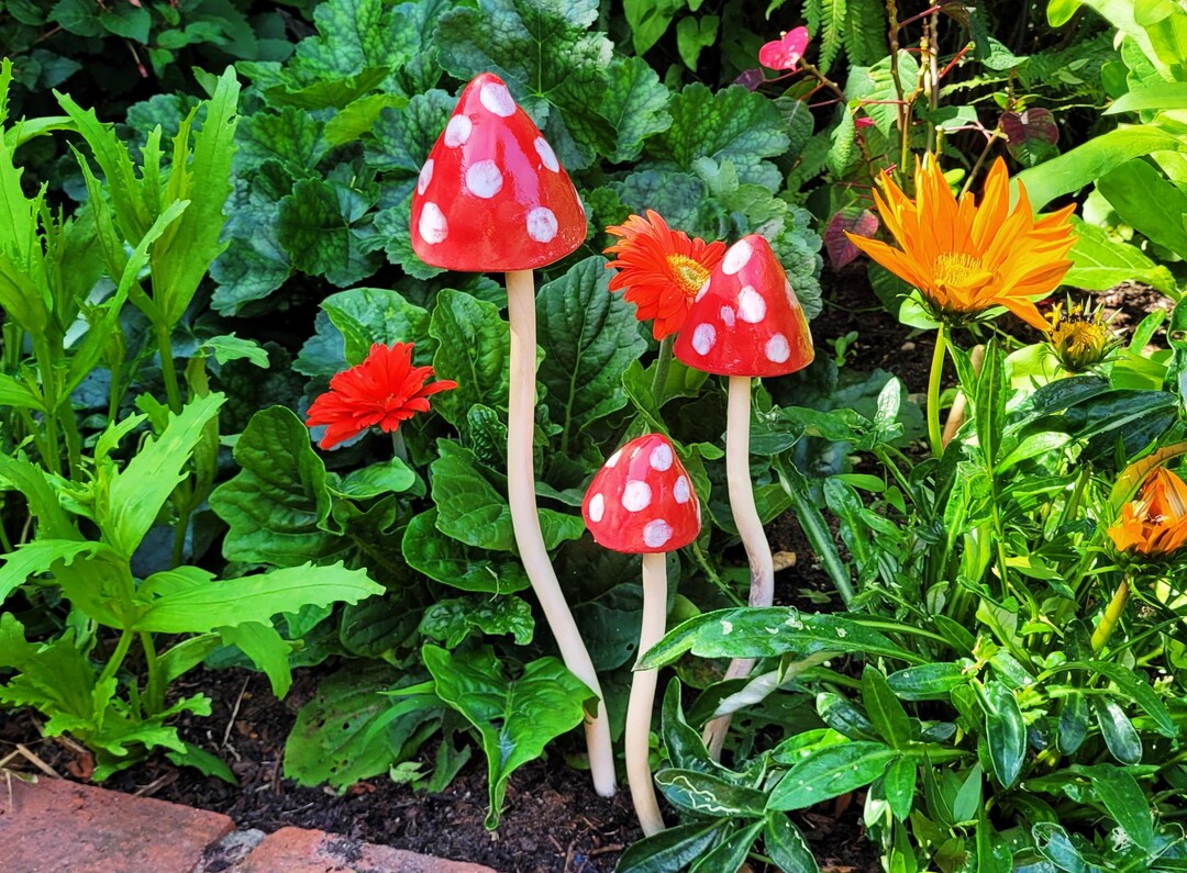 Elegant Red Glazed Spotty Ceramic Mushroom Toadstool Frost Proof Winter ...