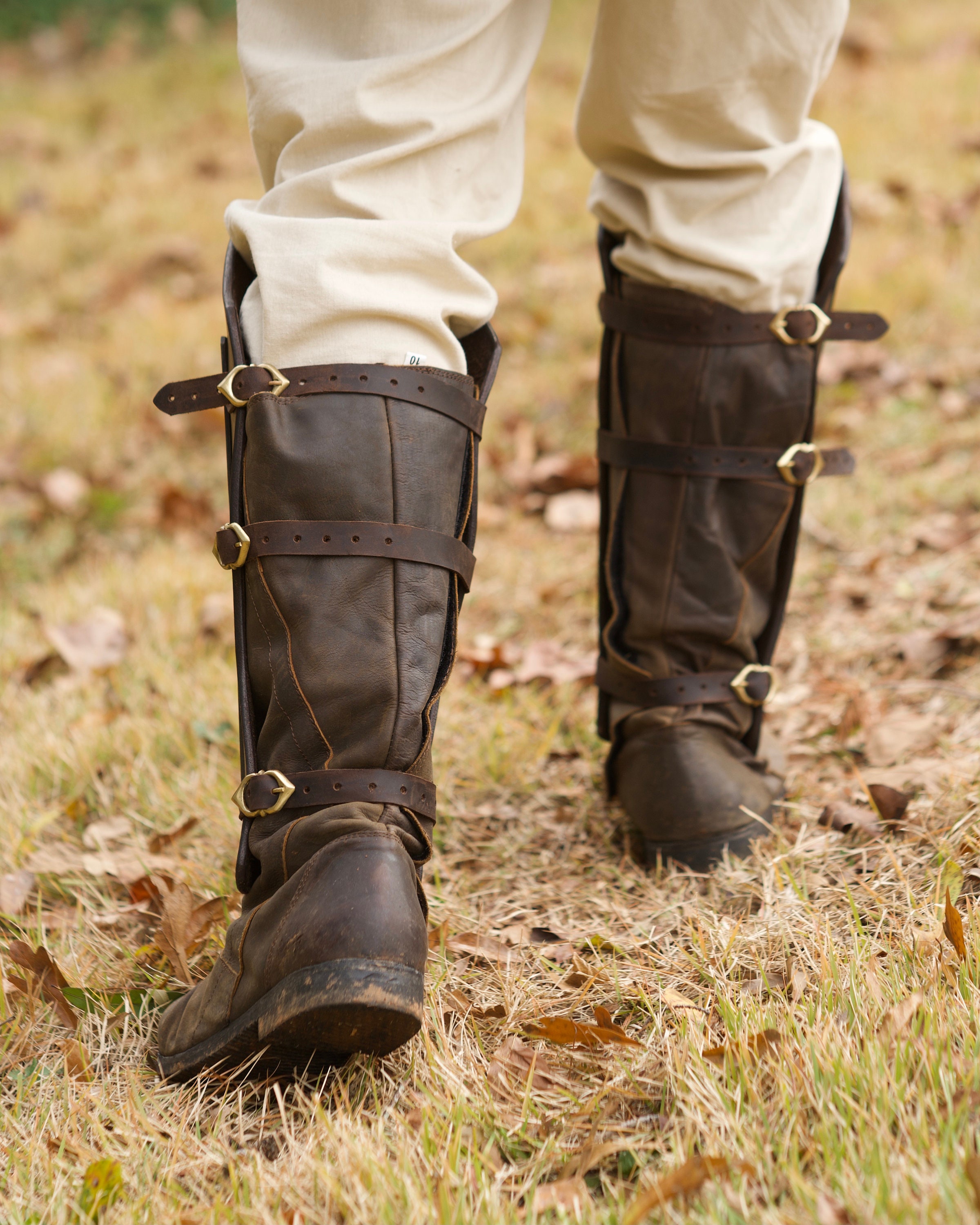 Medieval Leather Battle Greaves (leg armor) - Pair - craibas.al.gov.br