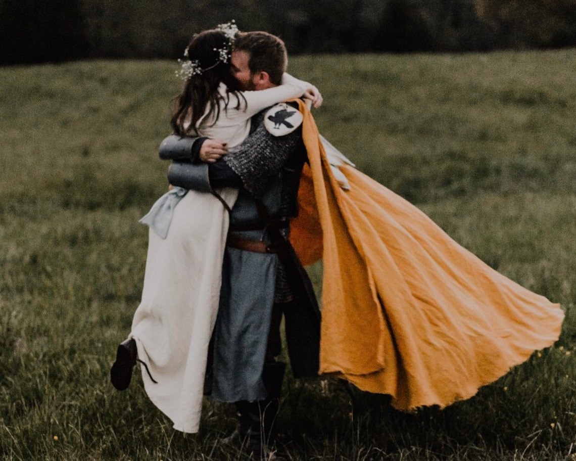 Knight's Cape Medieval Linen Cloak | Etsy