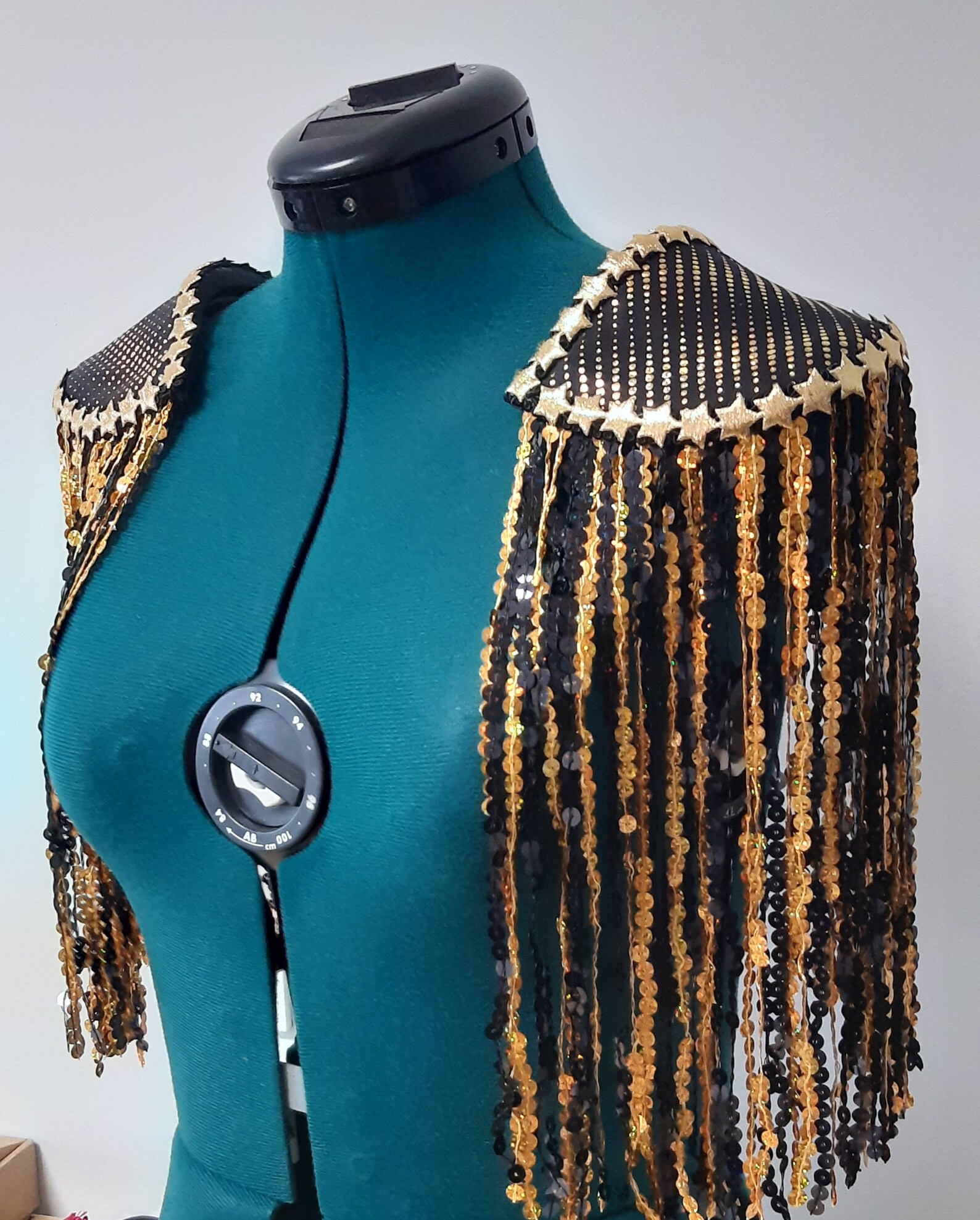 GLOW Black/gold Sequin Fringe Epaulettes, Gold Stars Shoulder Pads ...