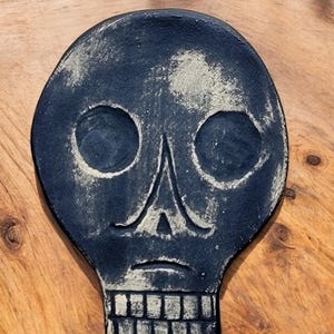 Small Winged Death Head Skull Detail From 1700's Colonial Connecticut ...