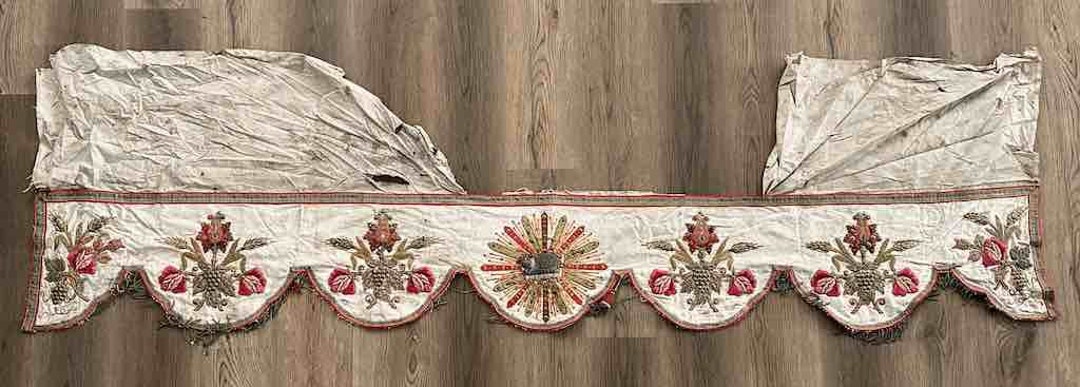 Antique Vietnamese Catholic Lamb of God Design Authentic Ecclesiastical ...