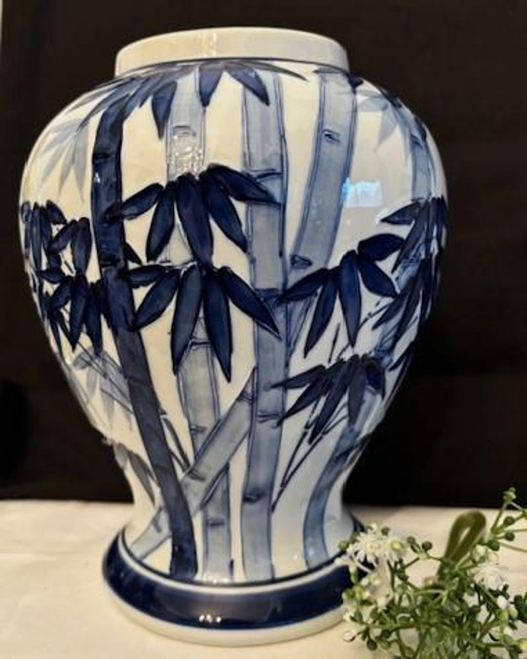 Vintage Chinoiserie Blue and White W/cobalt Blue Porcelain Jar Vase ...