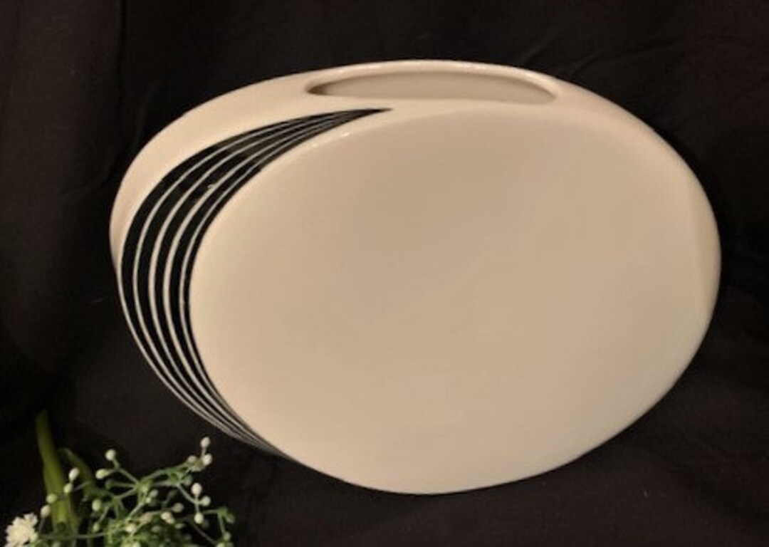 Vintage Ceramic MCM Toyo Vase Oval Shape White With Black & Japanese ...