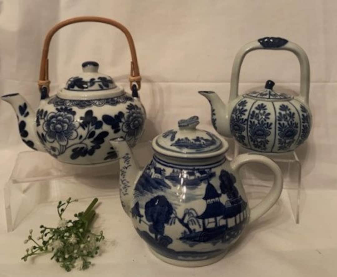 Vintage Variety Size and Style of Blue and White Teapots With Lid ...