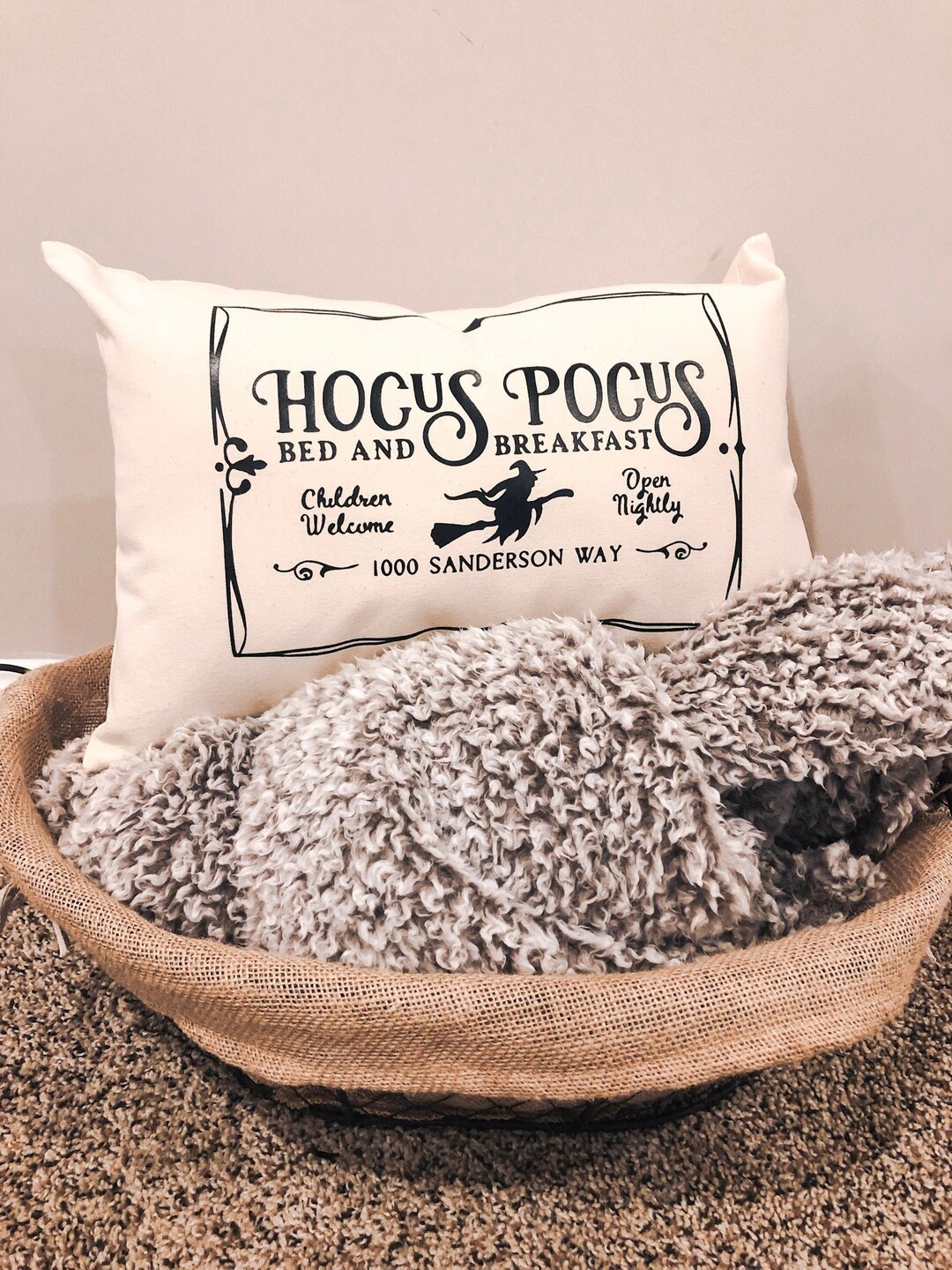 HOCUS POCUS Bed & Breakfast Spooky Farmhouse Decor 12x18 Pillow Haunted ...