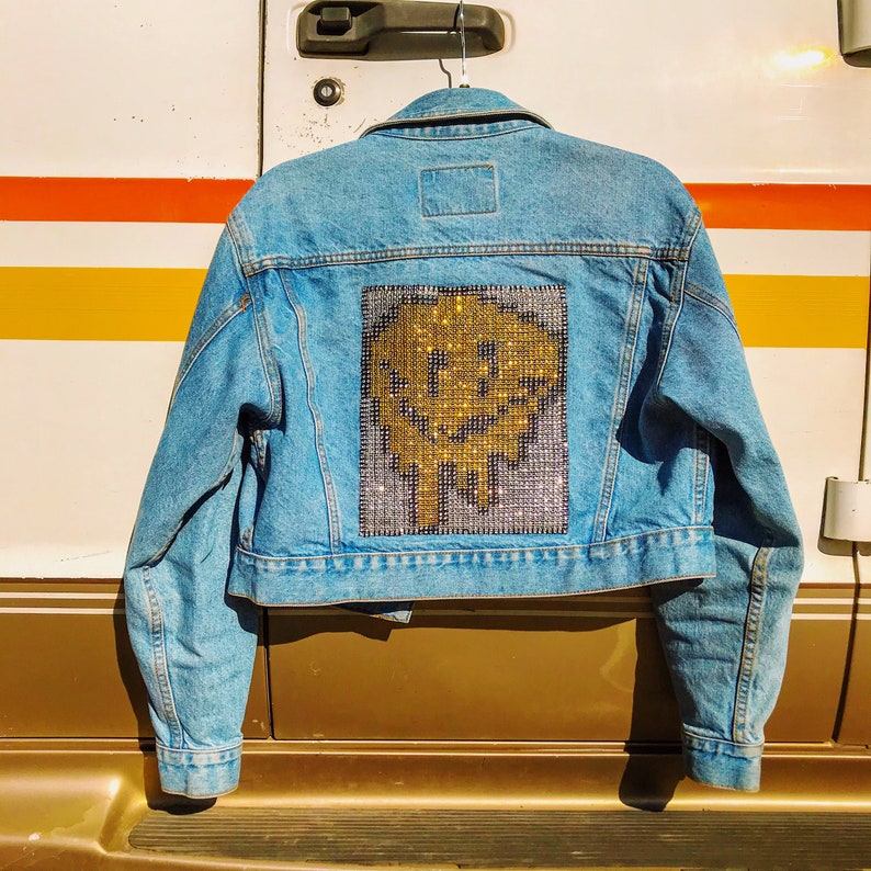 MELTY SMILEY FACE Sparkly Pixel Patch | Happy Trippy Psychedelic 8-bit ...