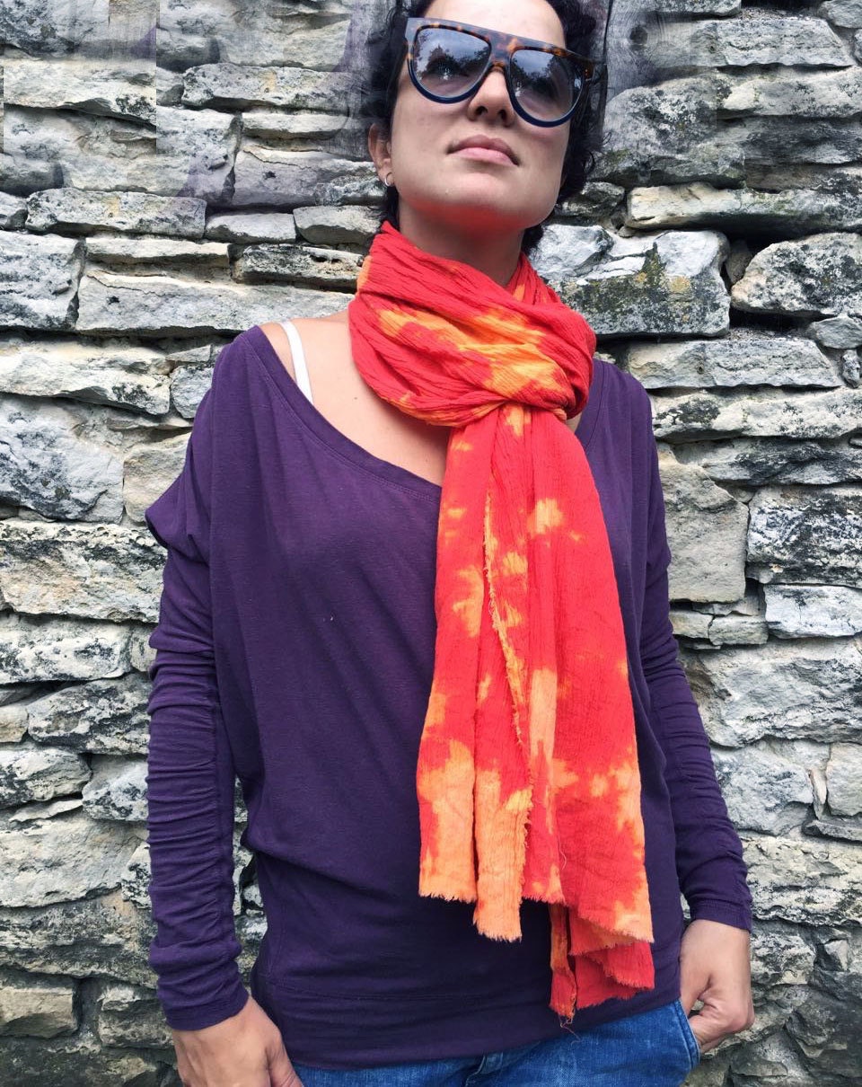 Tie Dye bufanda roja Coral mano teñido Unisex chal Multicolor vegano ...