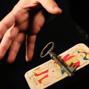 Haunted Key Deluxe is a Classic of Magic.. and for Good Reason It Looks ...