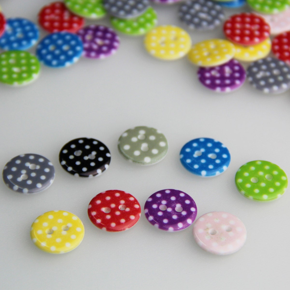 50pieces Various Color Dot Resin Plastic 2 Holes Buttons Package for ...