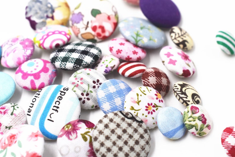 30pcs Assorted Pattern and Size Cotton Fabric Covered Buttons 2 Holes ...