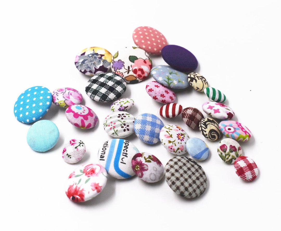 30pcs Assorted Pattern and Size Cotton Fabric Covered Buttons 2 Holes ...