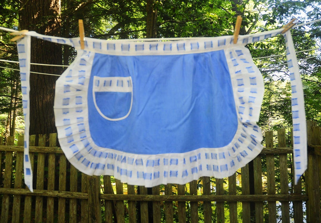 VTG Blue & White Hostess Half Apron / Pleated Trim With Squares Design ...