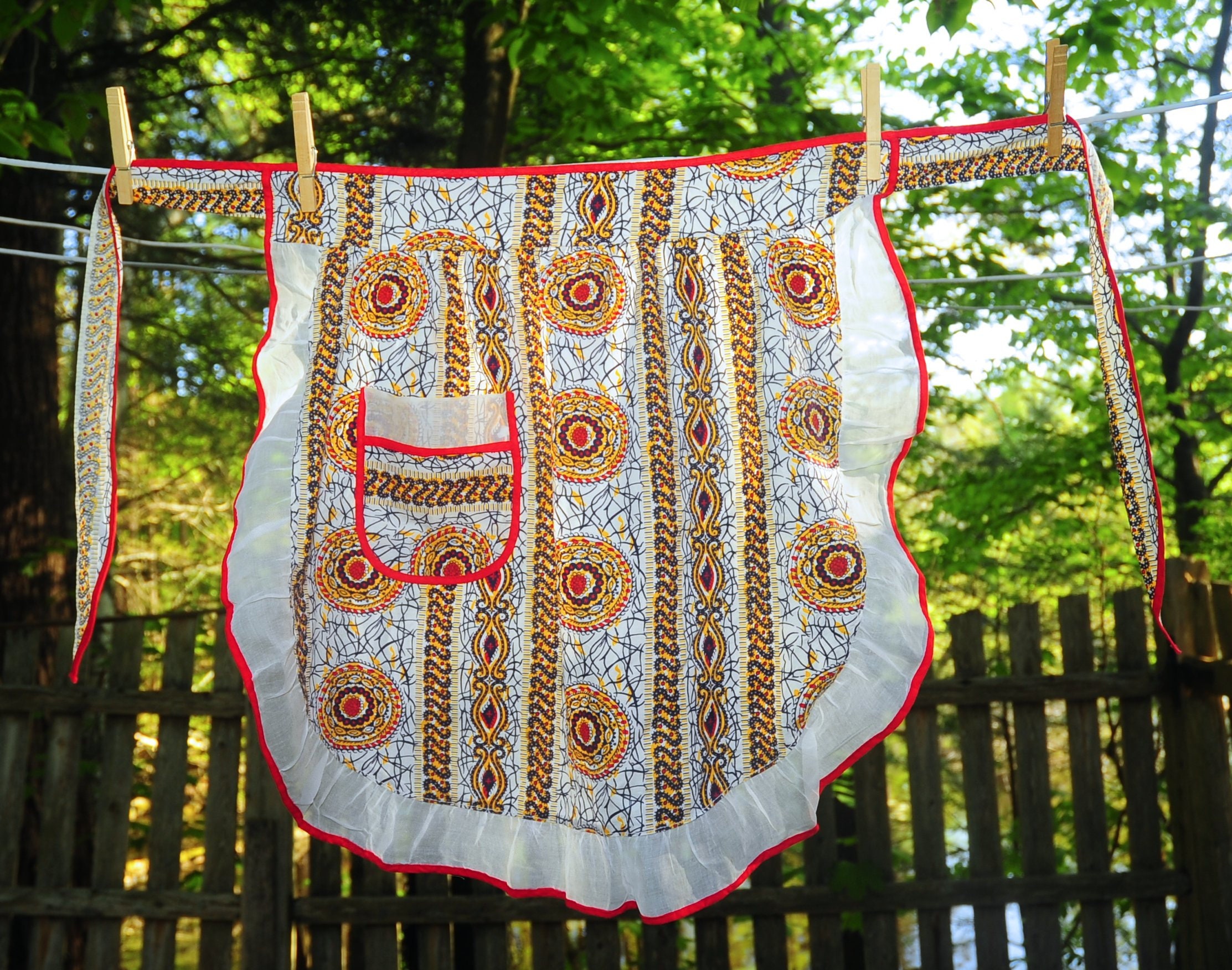 Vintage 70's / Fancy Paisley & Circle Print Hostess Apron / Oval Pocket ...