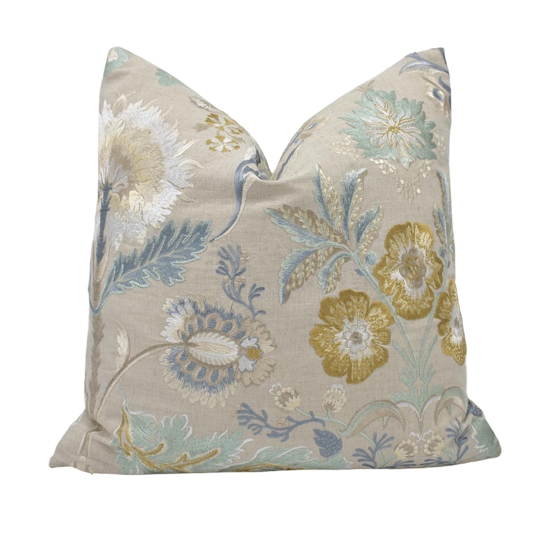 Colefax and Fowler - Dianthus - Beige - Cushion Cover - Bold Vintage ...