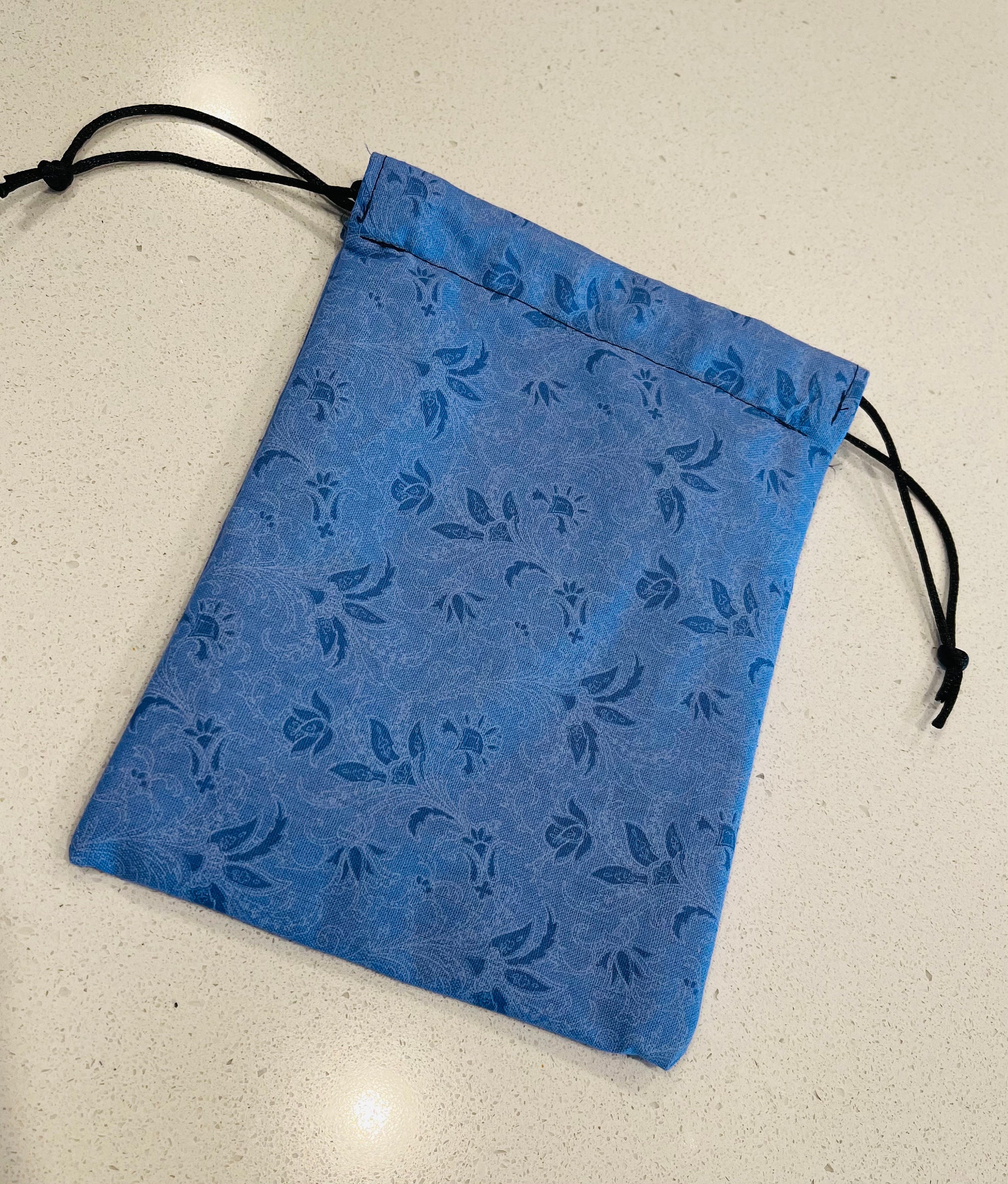 drawstring-bags-to-hold-your-spiritual-tools-tarot-cards-charms