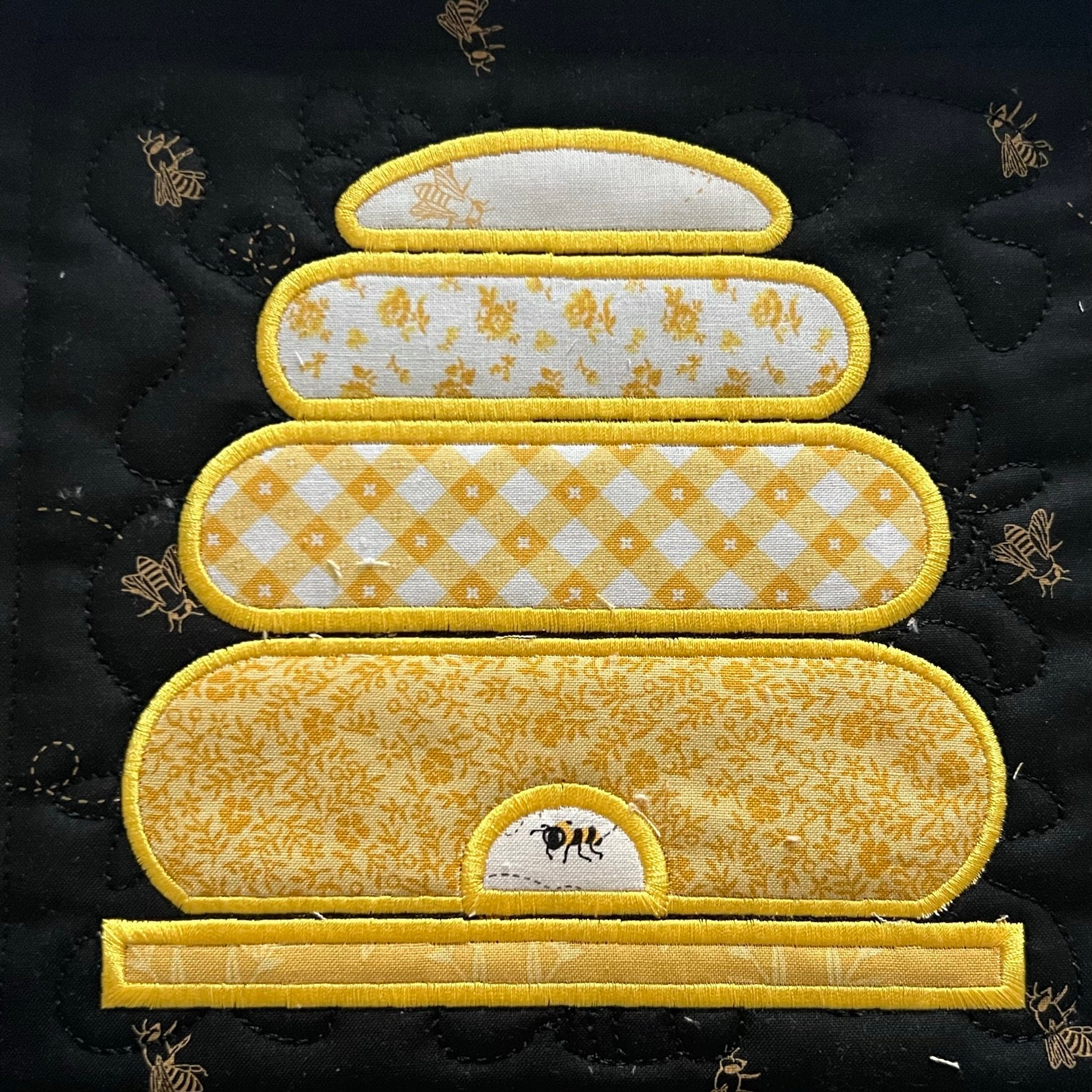 Bee Quilt Pattern for ITH - Etsy