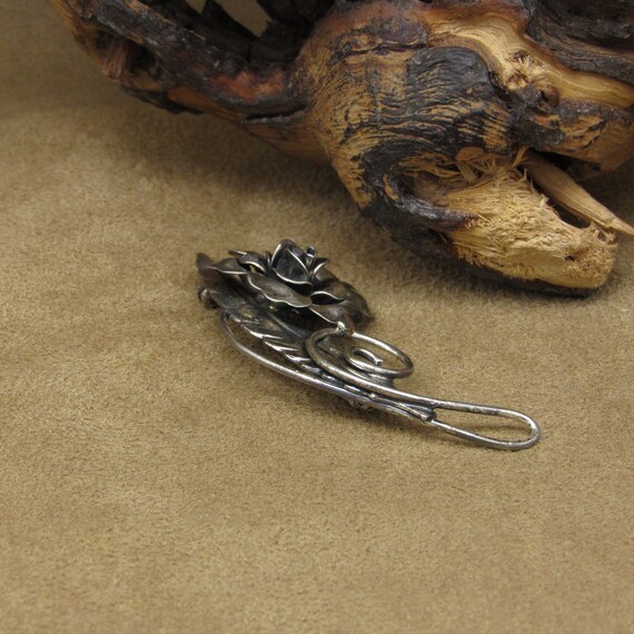 Jewel Art Sterling Silver Flower Pin - Gem