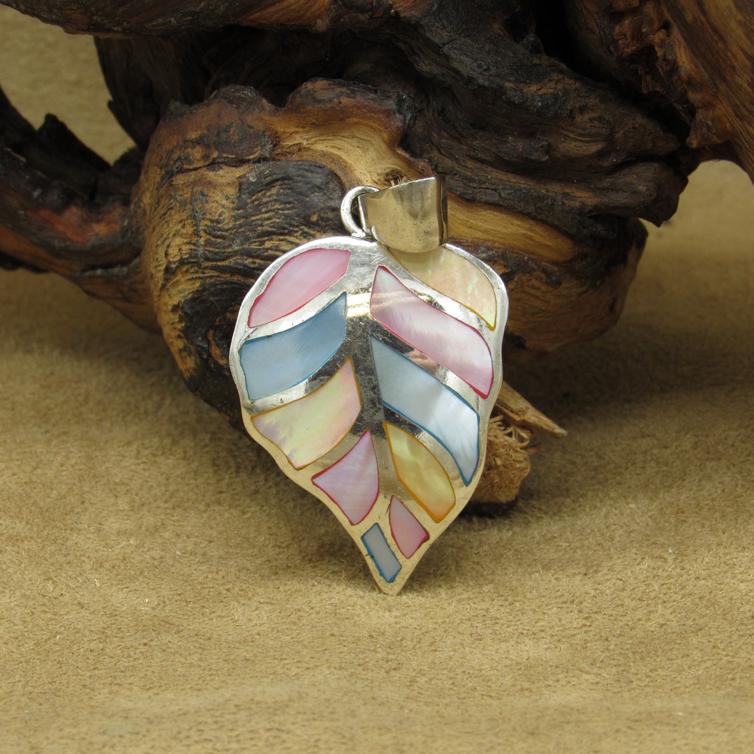 Sterling Silver Mother of Pearl Inlay Leaf Pendant - Etsy