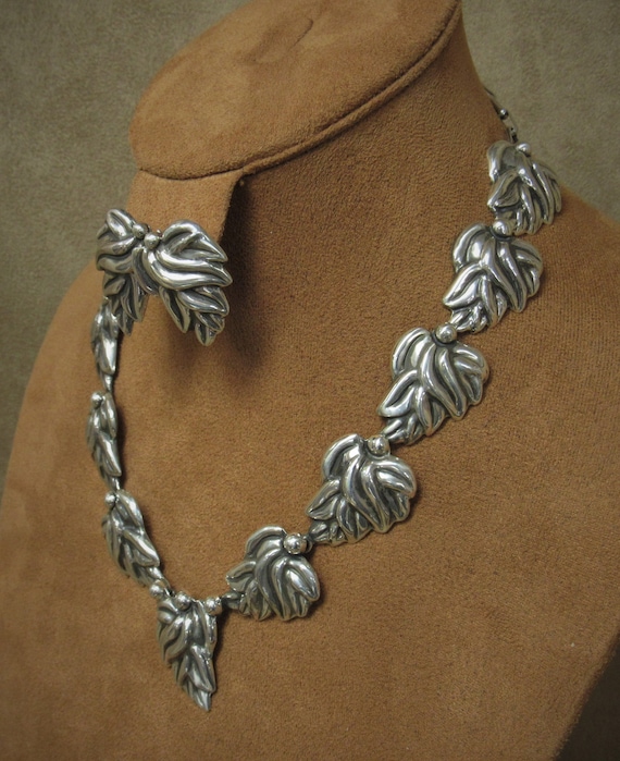Wonderful Mexico Sterling Silver Repousse Leaves Neck… - Gem