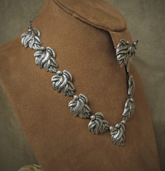 Wonderful Mexico Sterling Silver Repousse Leaves Neck… - Gem