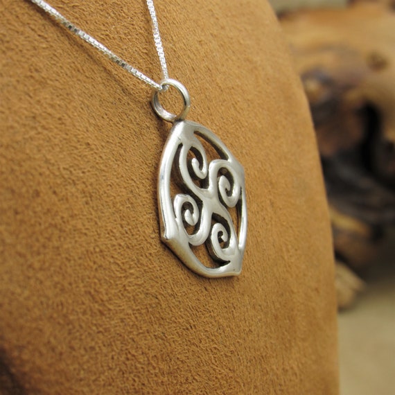 Sterling Silver Pretty Spirals in A Circle Necklace - Gem