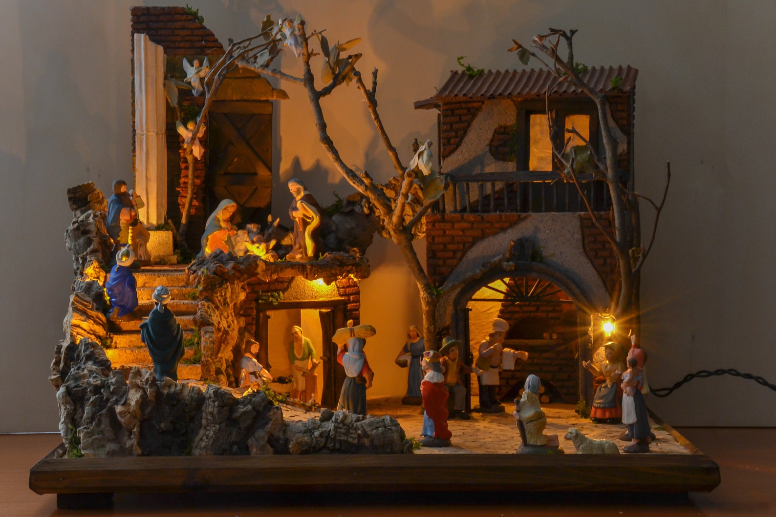 CHRISTMAS NATIVITY Set With Manger and Jesus Nativity Scene. CRIB Art ...