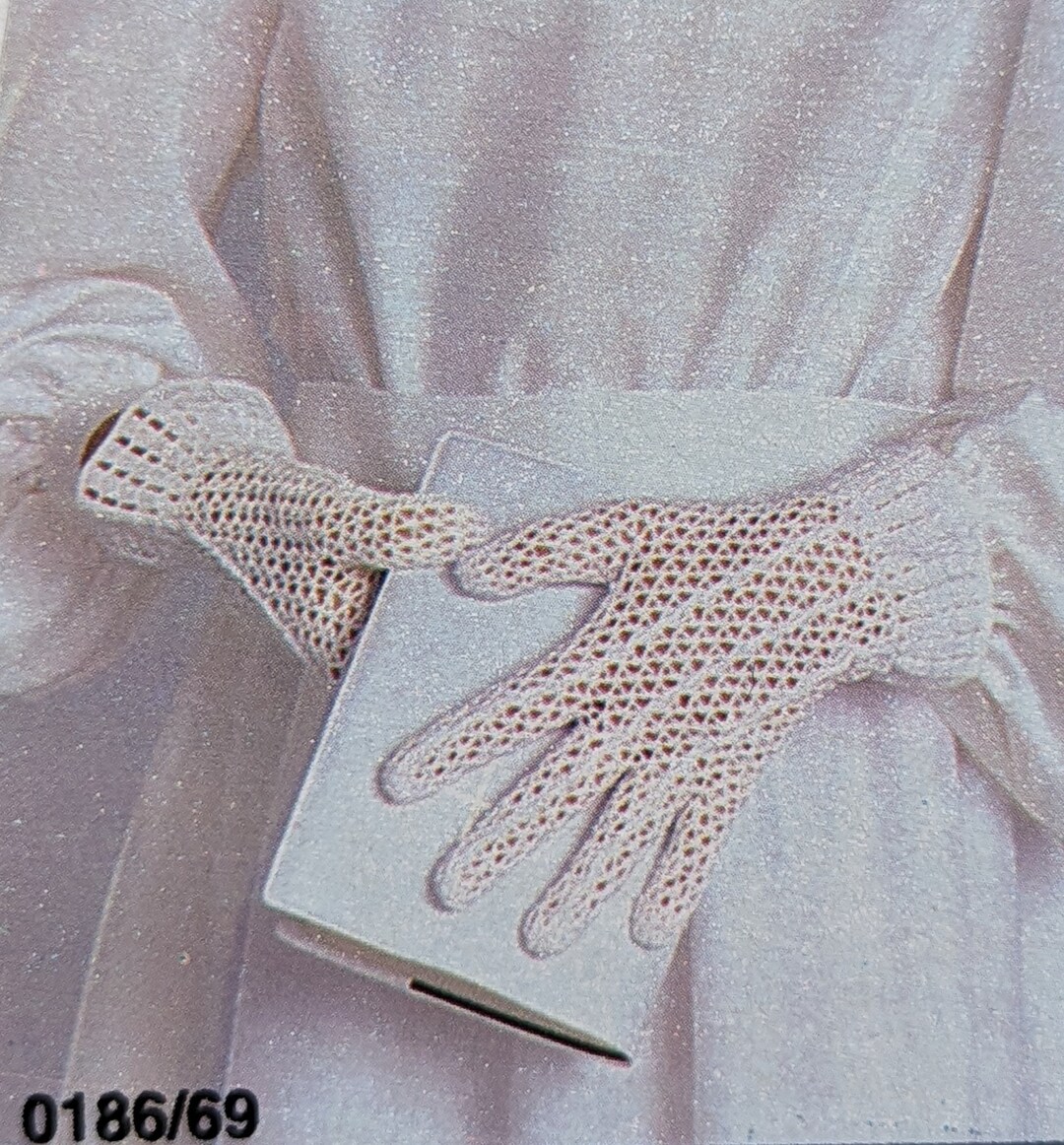 Lace Crochet Gloves Pattern - Elegant Vintage 80s Gloves - Victorian ...