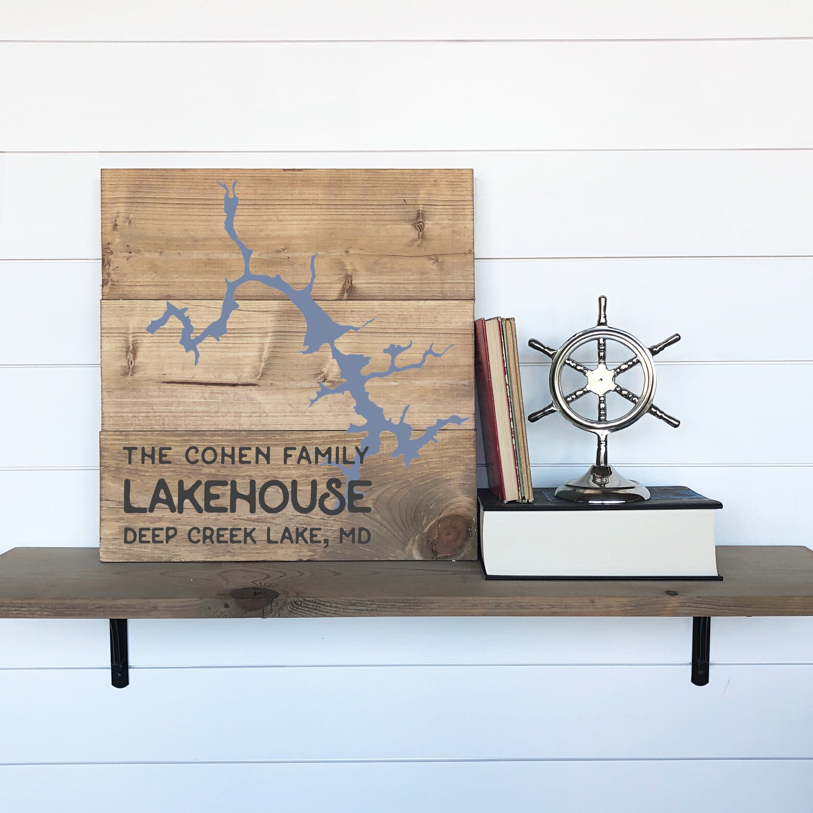 Custom Lake Sign With Family Lakehouse and Lake Name Hand | Etsy