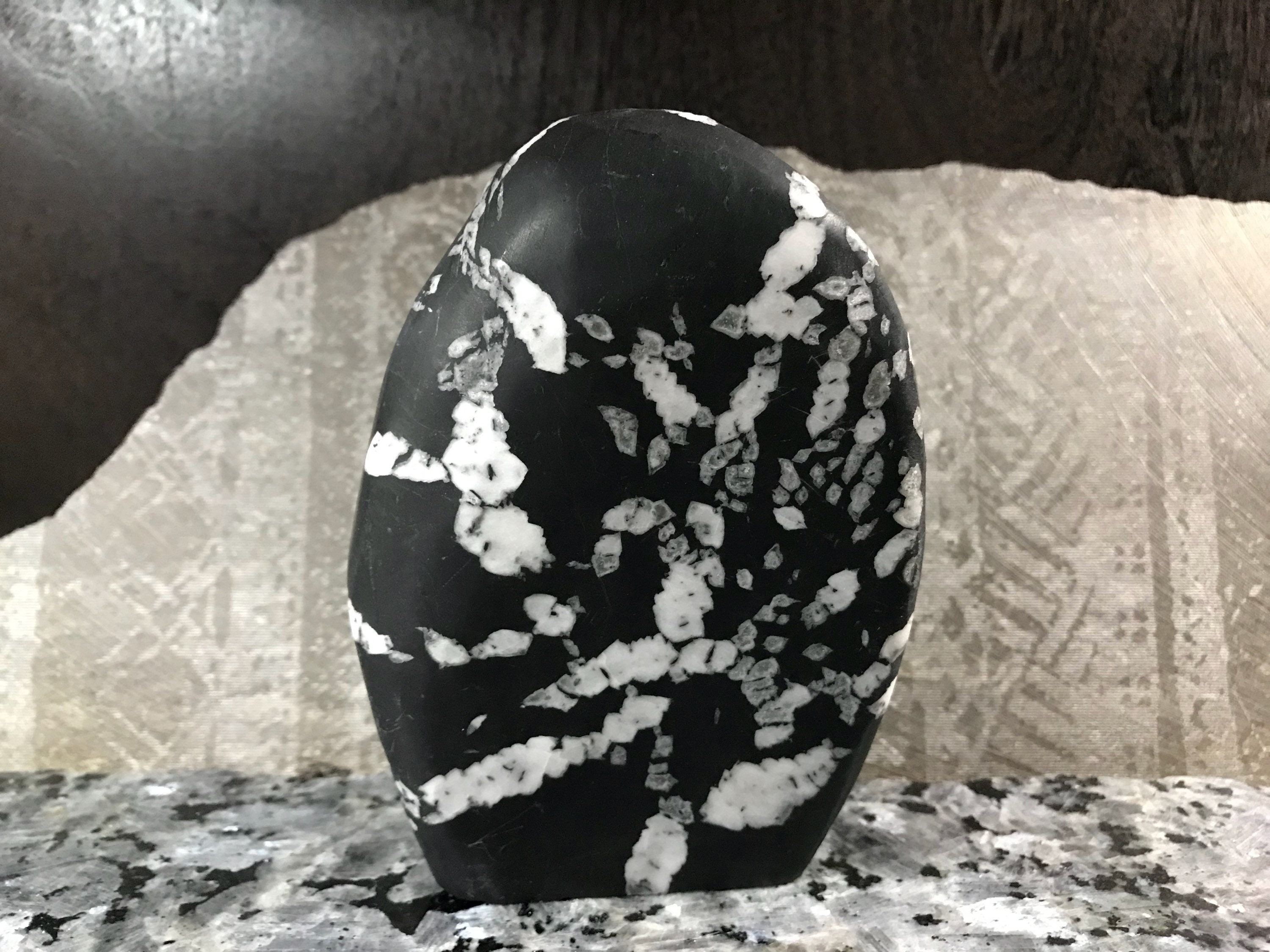 1.54 LB, XL Standing Chrysanthemum Stone, China, 697.7 Grams, CR3287