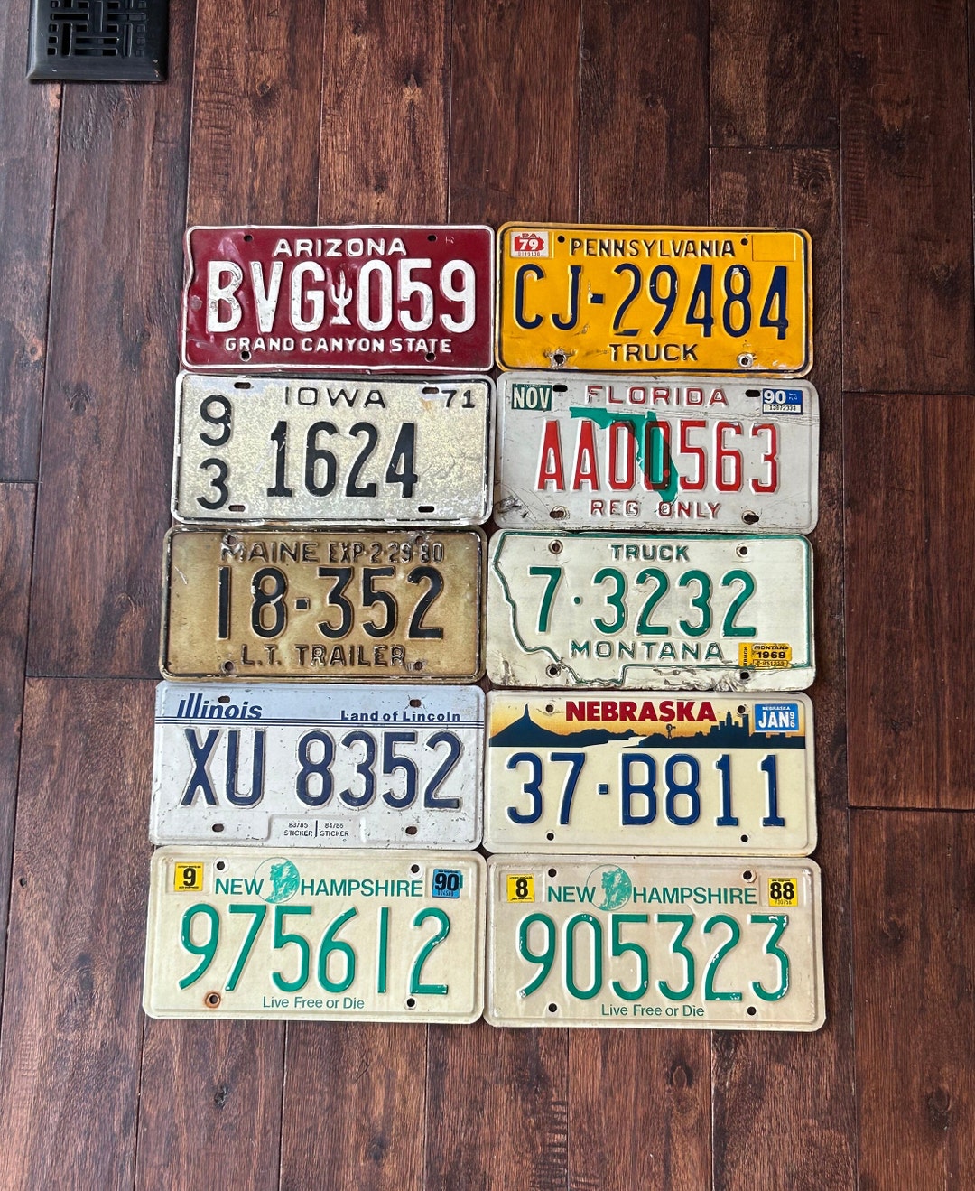 License Plate Choice Rusty Worn Out, All Authentic License Plates ...
