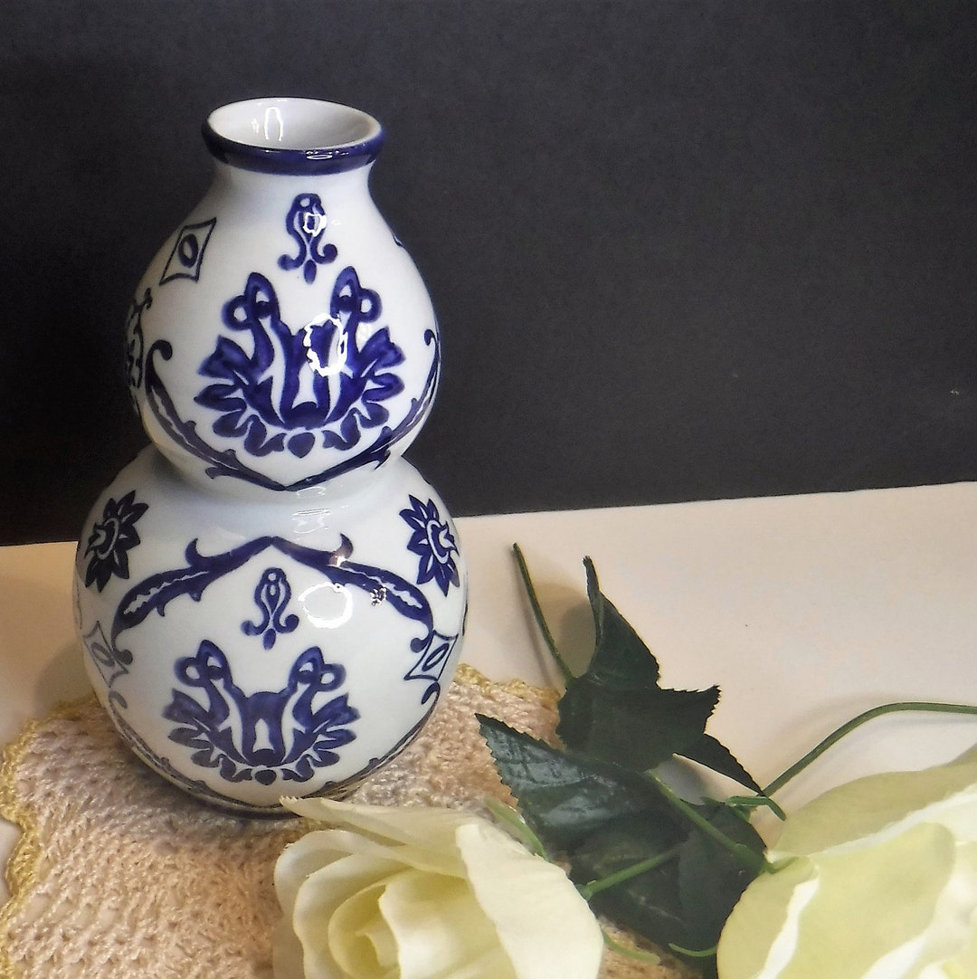 Blue and White Asian Porcelain Vase, Blue White Home Decor, Gorgeous ...