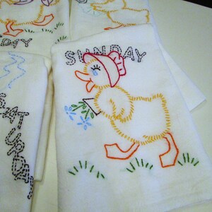 Vtg Embroidered Hand Towels, Retro Hand Embroidered Ducks Weekday Hand ...