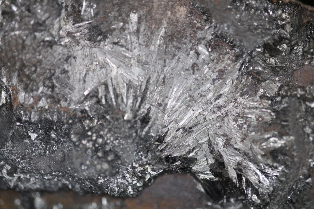 Pyrolusite swords With Botryoidal Psilomelane Michigan Display Specimen ...