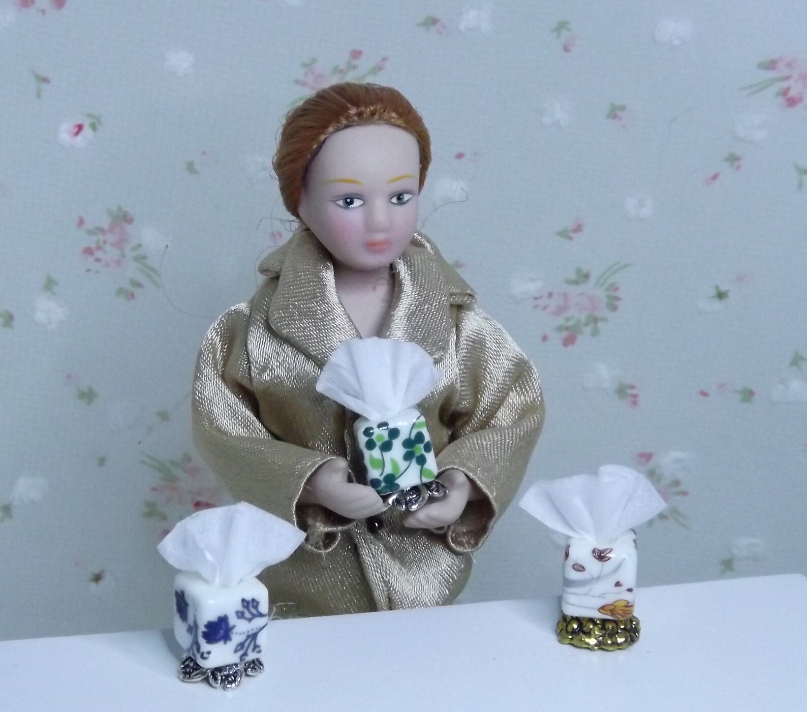 Miniature Dollhouse Tissue Dispenser. Bedroom, Living Room Accessories ...