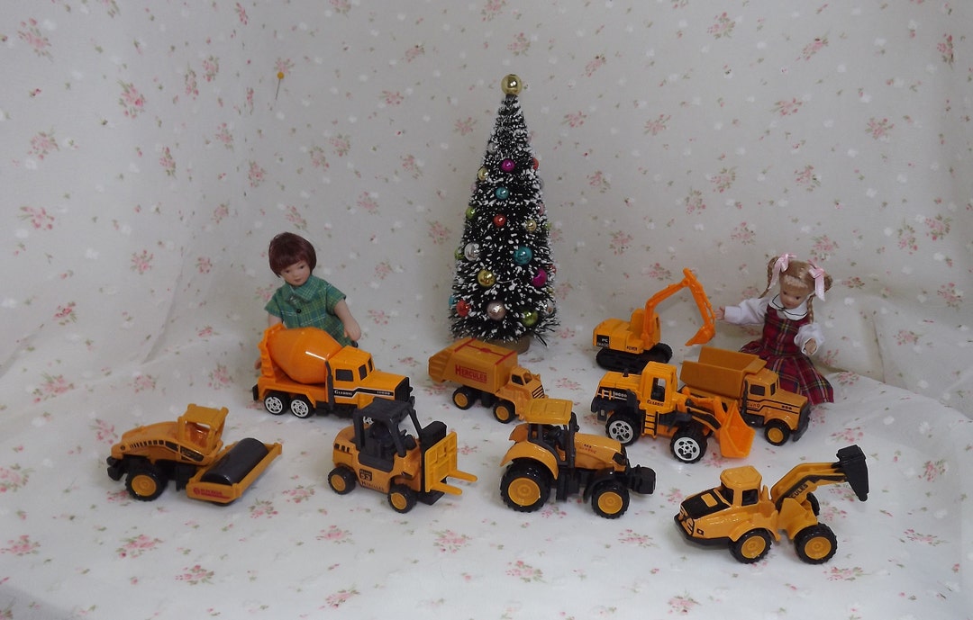 Miniature Construction Vehicles. Miniature Dollhouse Toys. Train Layout ...