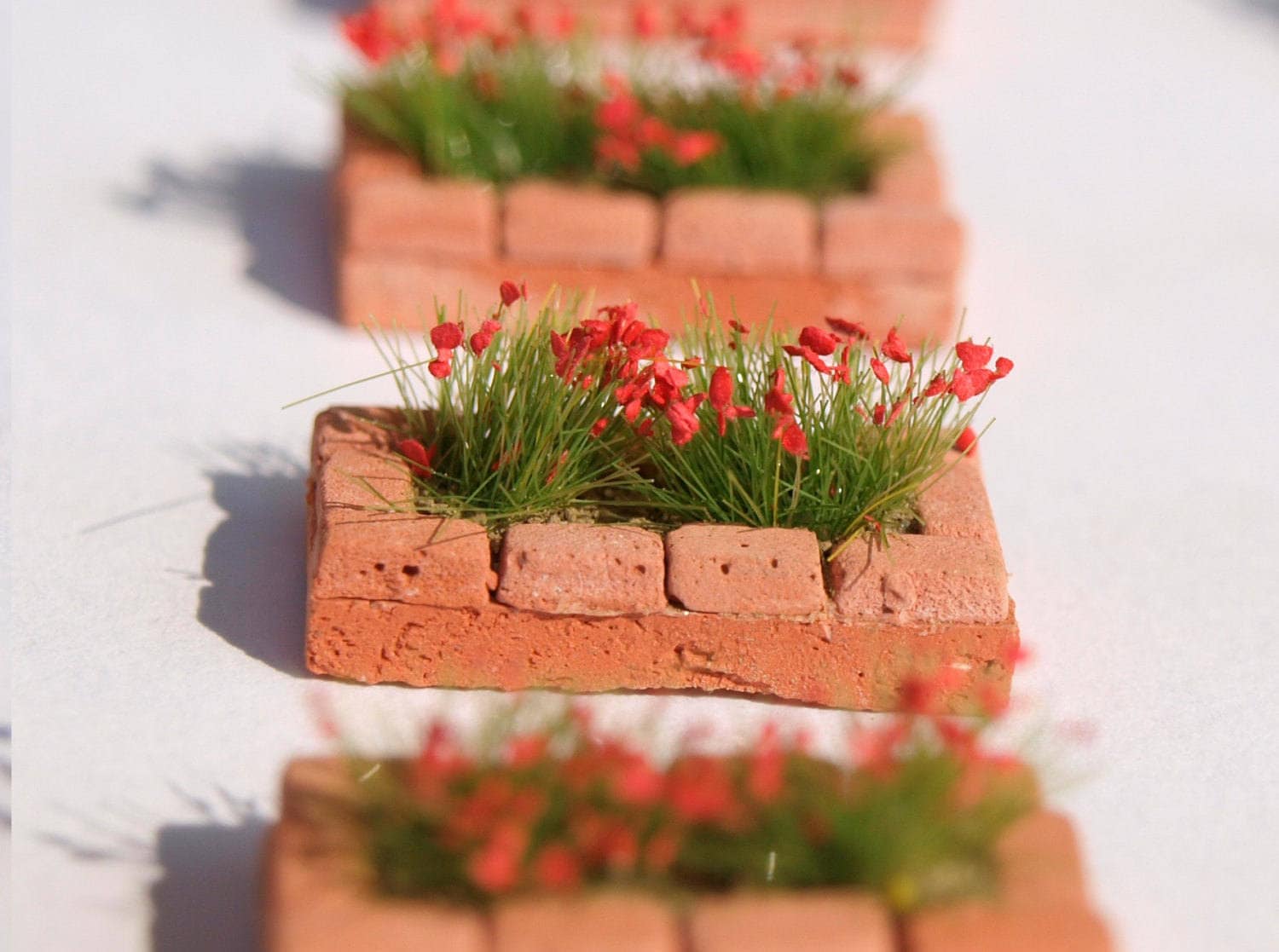 2x Miniature Brick Flower Planters HO O Scale Model Railway Diorama ...