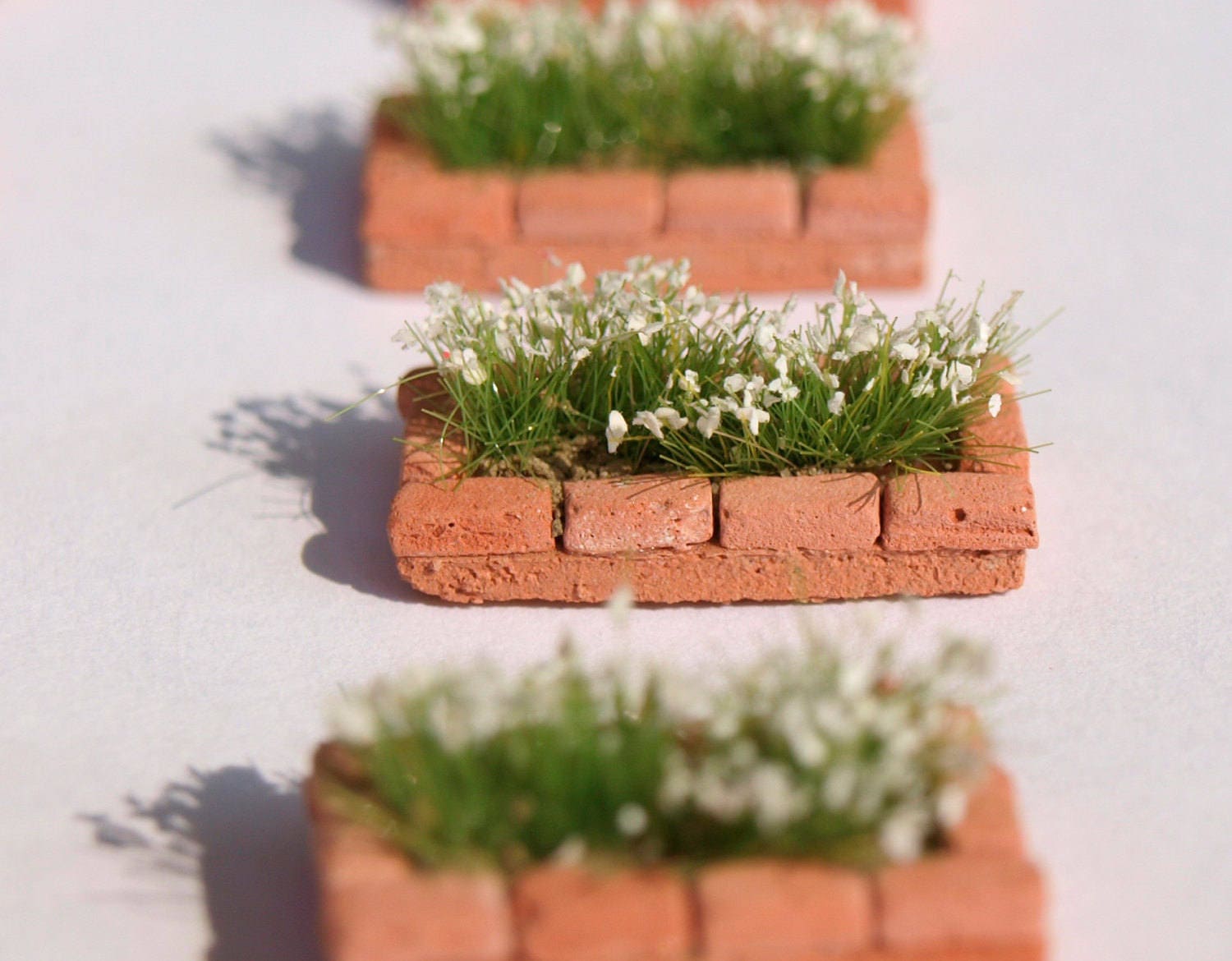 2x Miniature Brick Flower Planters HO O Scale Model Railway Diorama ...