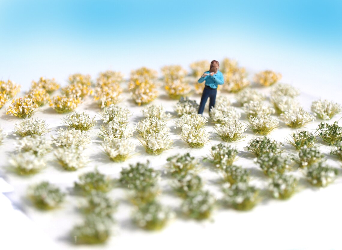 Miniature Flower Tufts White Mix HO O Scale Model Railway & Dollhouse ...