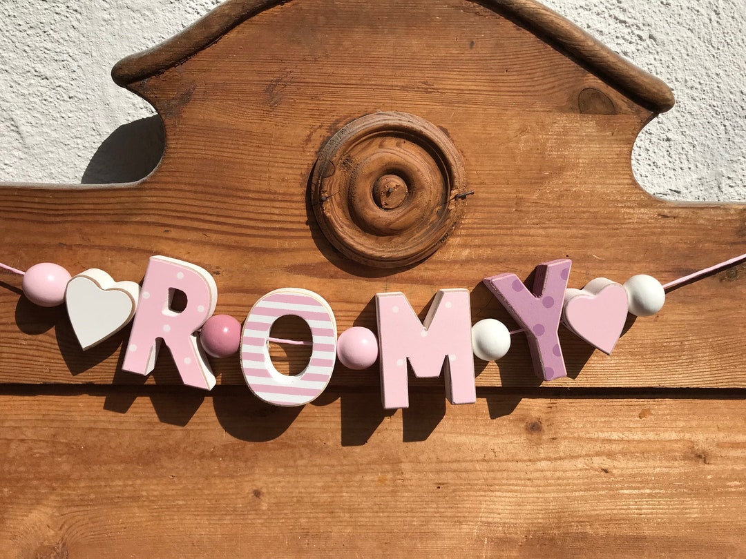 ROMY Rosa Namenskette Personalisiert KINDERZIMMER Tür Holzbuchstaben Taufe Deko Baby NAME ...