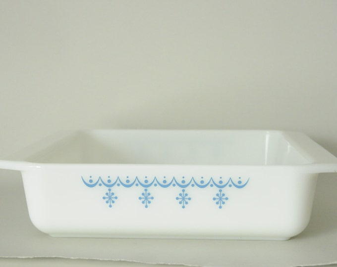 Pyrex,snowflake Blue,garland, 922, 8x8x2, Cake, Brownie Pan, Beautiful ...