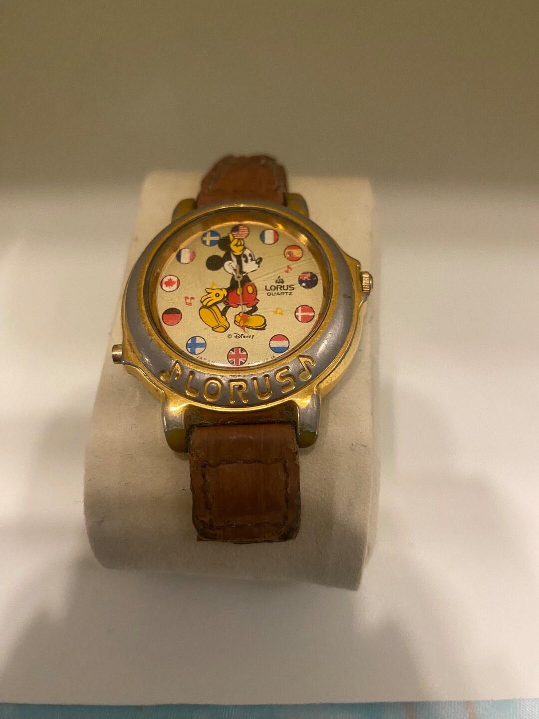 LORUS Vintage Disney Mickey Mouse World Flags Musical Watch V421-0020 ...