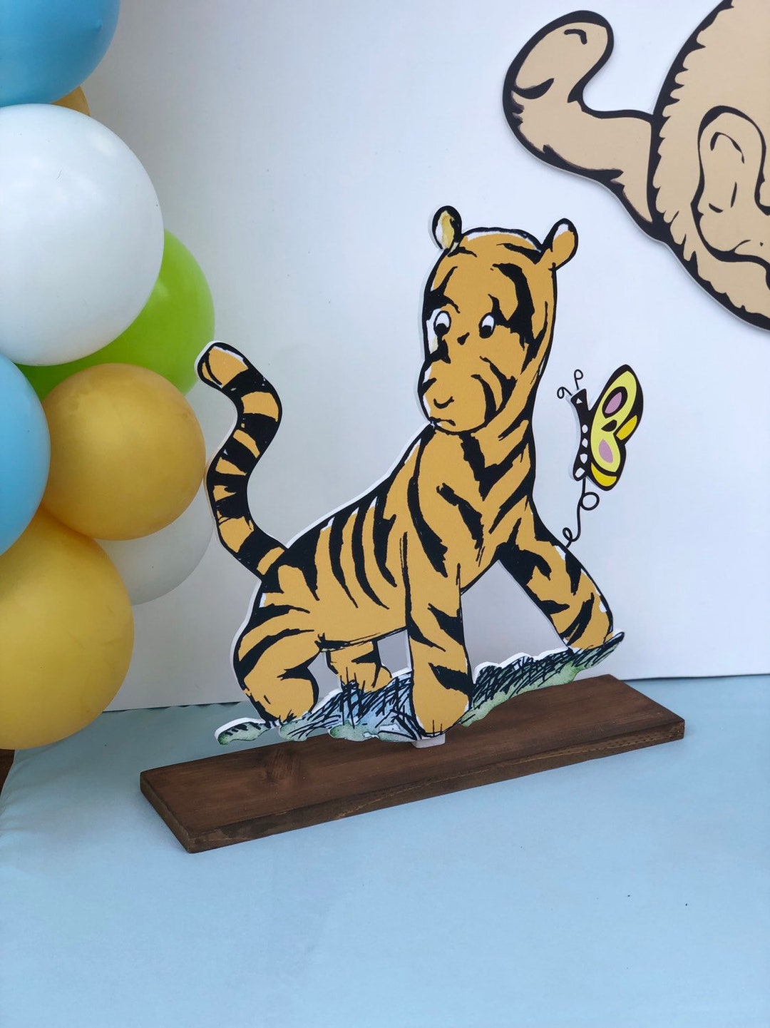 14 Inces Tall by 14 Inches Wide Vintage Tigger Winnie the Pooh Party ...