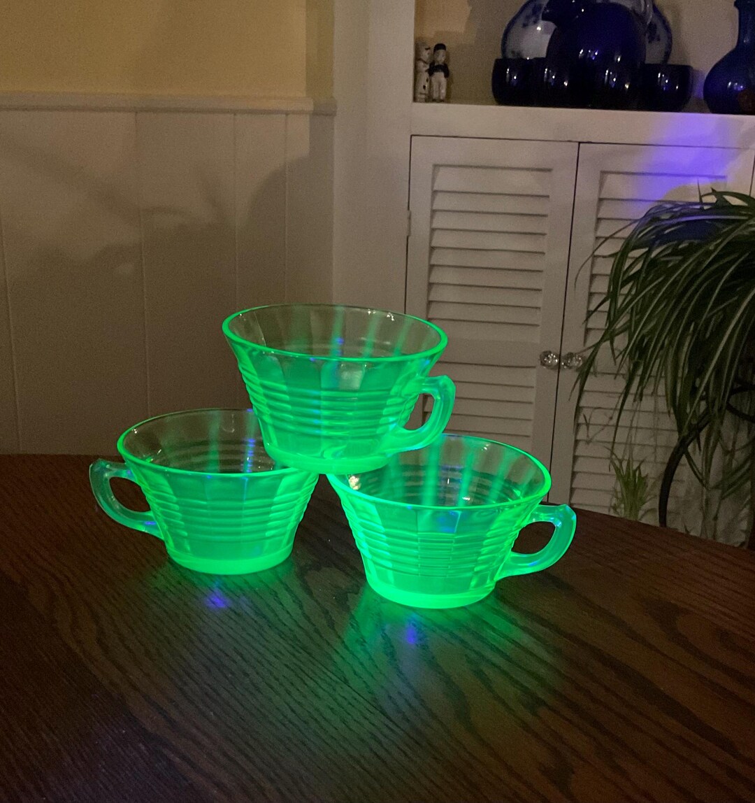 Depression Glass Anchor Hocking Green Circle Cups Set of 3 Uranium ...