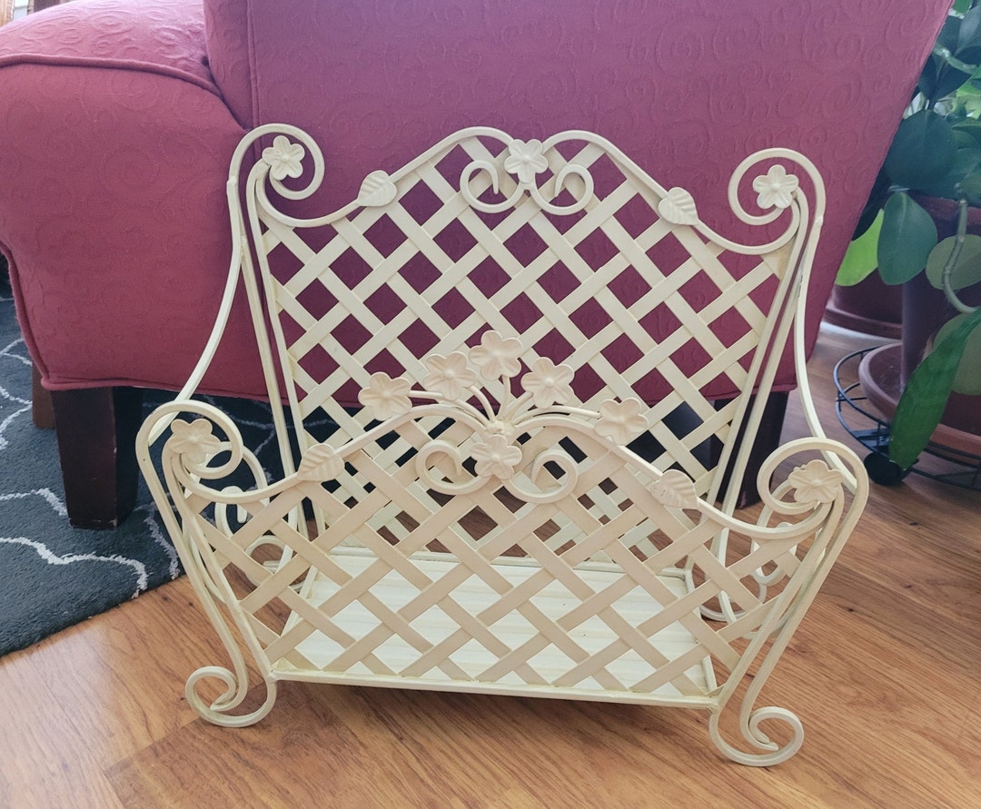 Magazine Holders Cream Metal Magazine Racks Vintage Magazine Storage ...