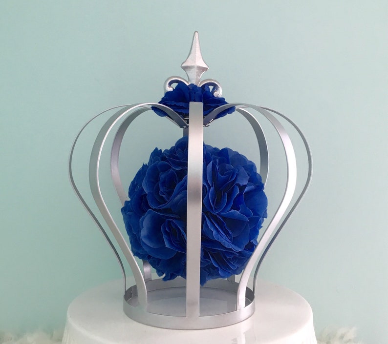 Big Gold or Silver 15 Crown Centerpiece With a Kissing - Etsy