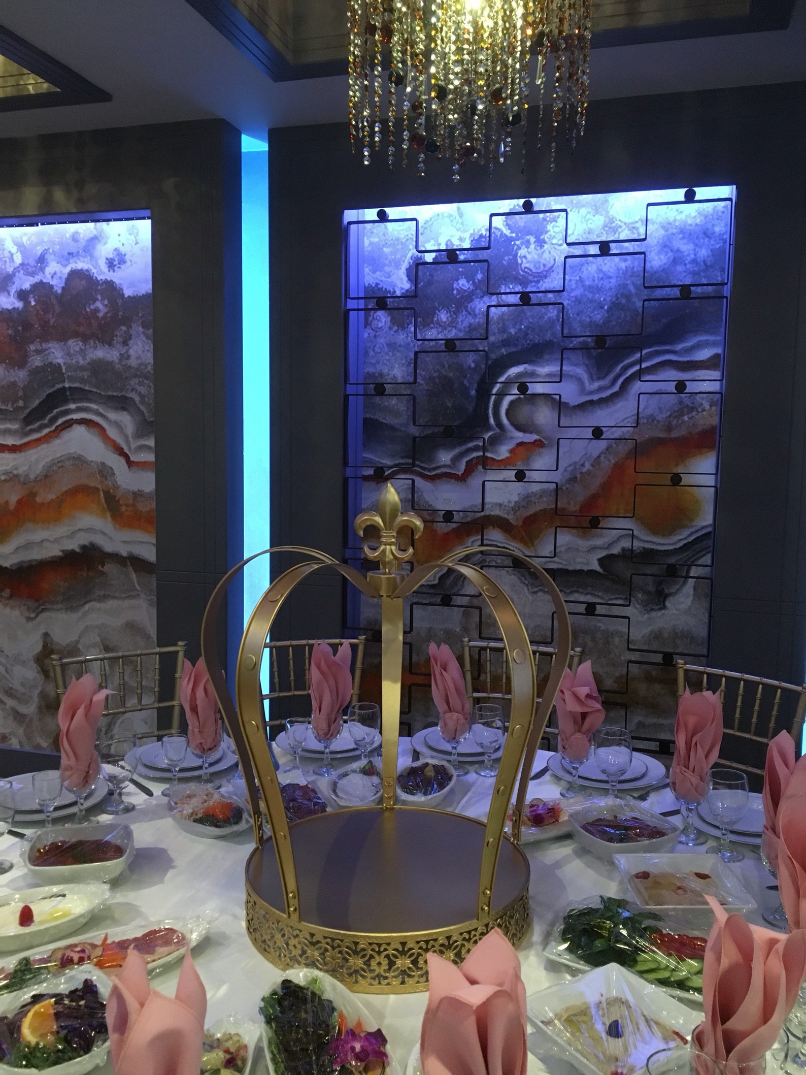 Biggest Crown Cake Stand , Metal Crown Cake Stand, Royal Themed Event ...