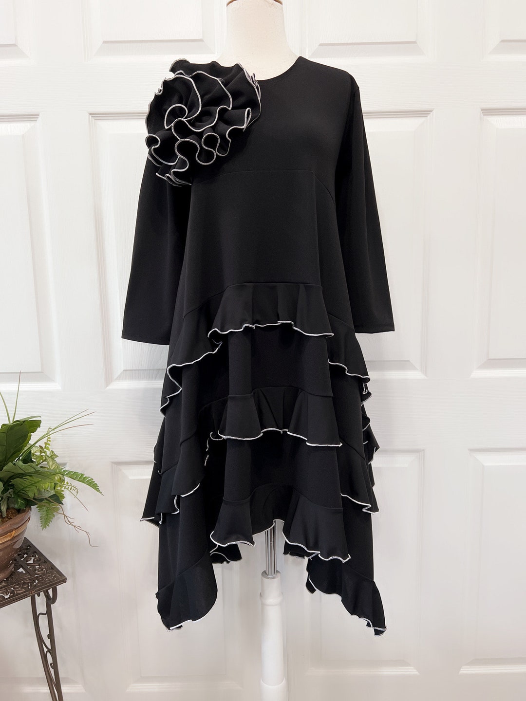 Black Ruffles Top and White Stitching - Etsy