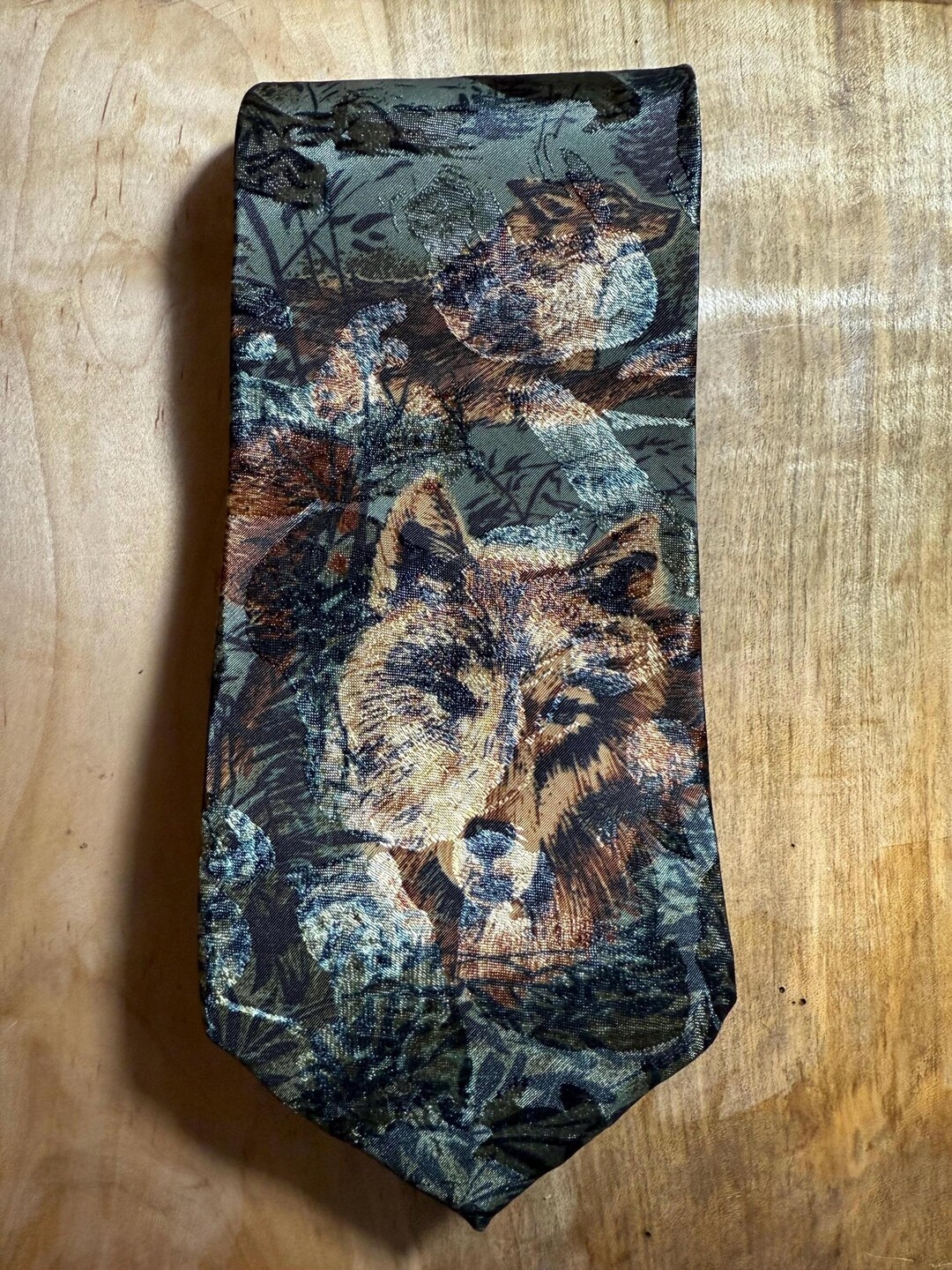 VTG 90's Wolf Necktie / by Lost Kingdom - Etsy
