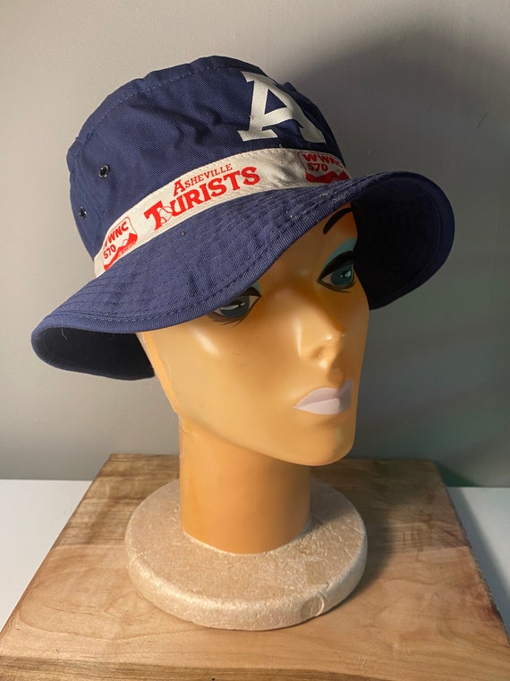 vintage tourist bucket hats - Gem